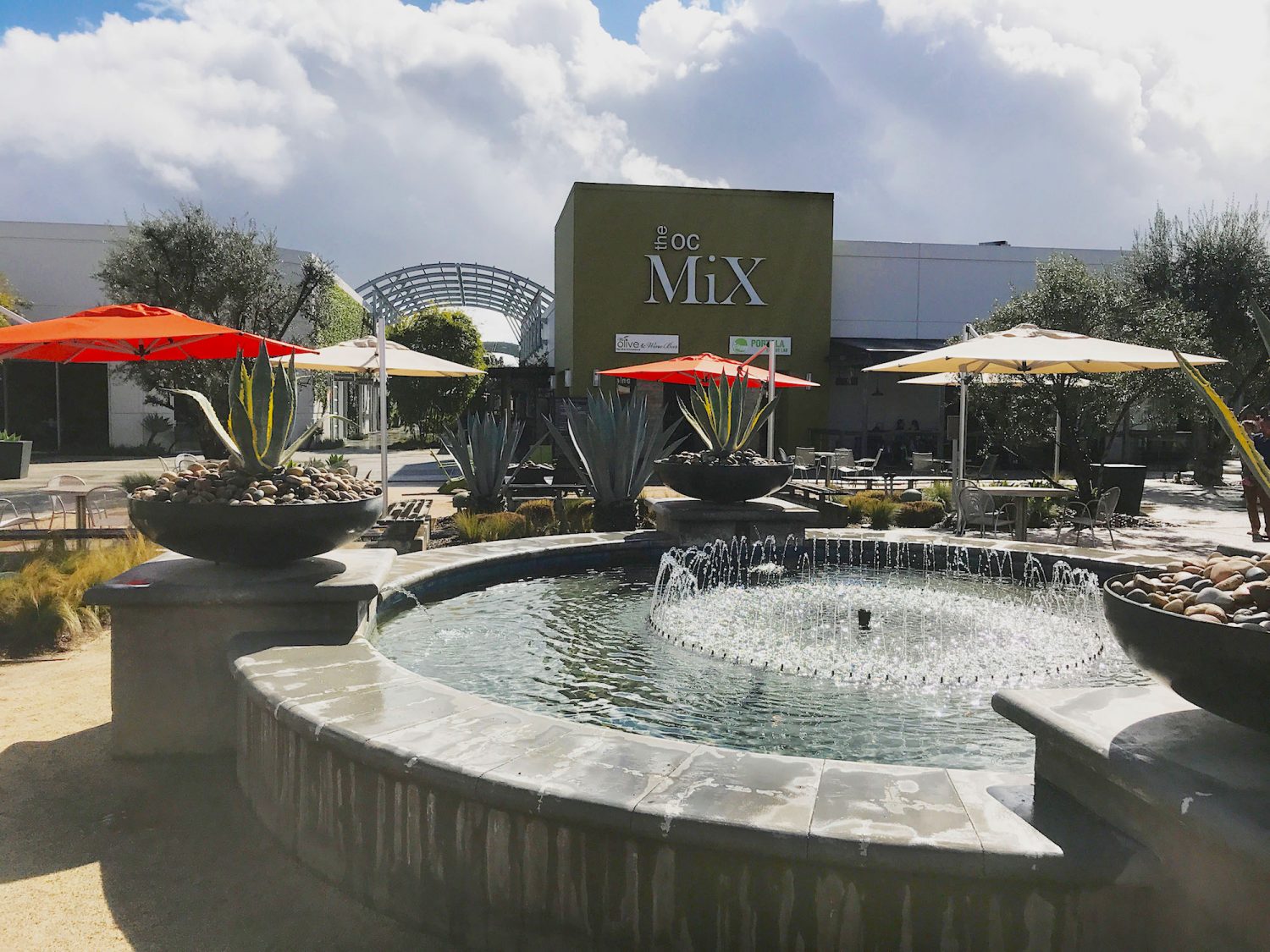 Local's Travel Guide to Costa Mesa